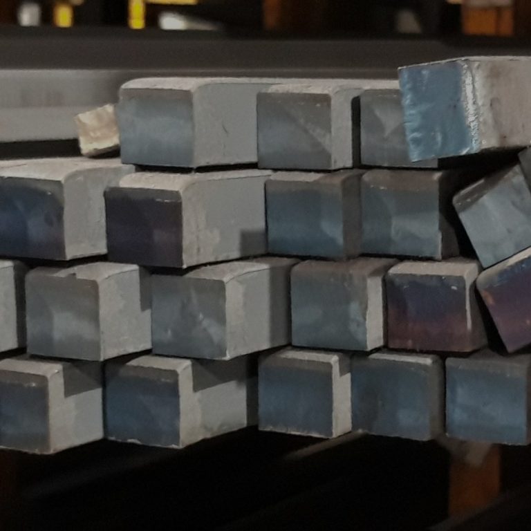 Acero calibrado F111 de hierro| Clavos, alambres, herrajes | Ferros Gumà